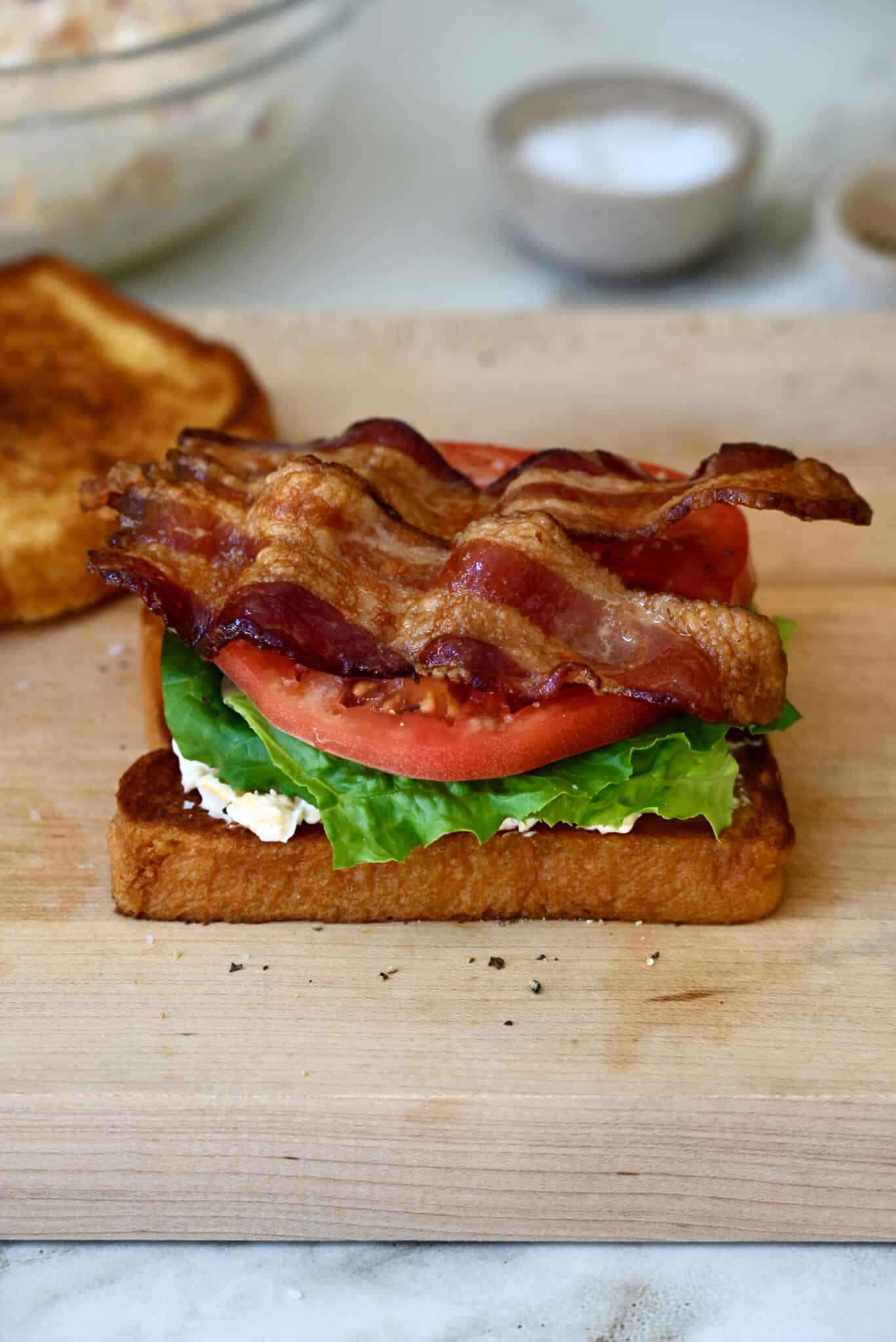 Pimento Cheese BLT Sandwich