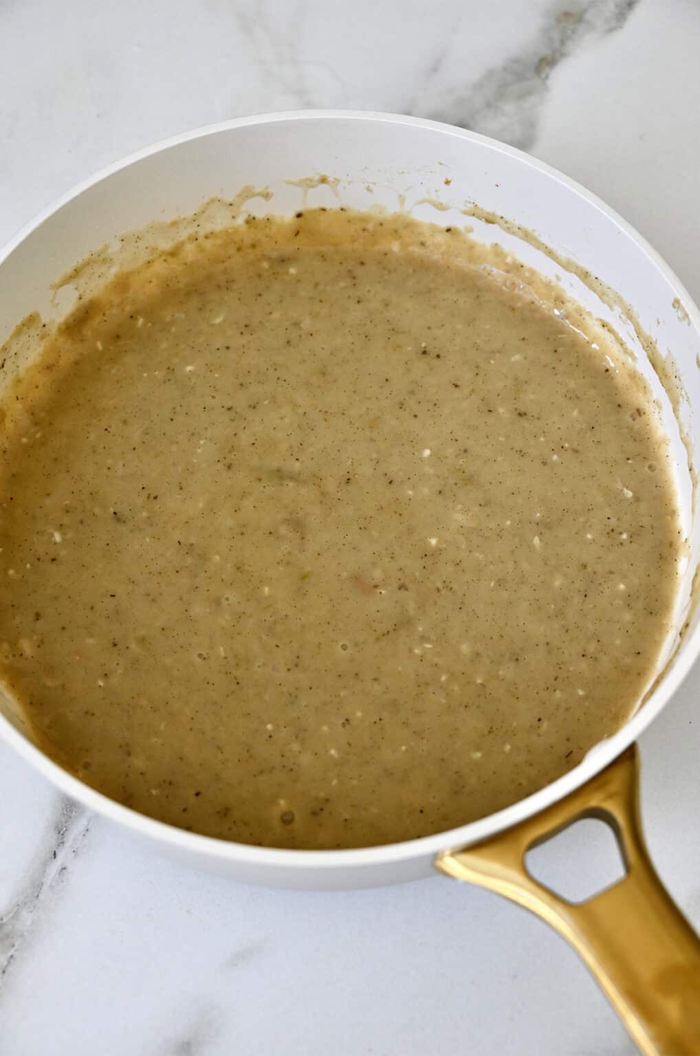 How to Make Gravy from Scratch (With or Without Drippings)