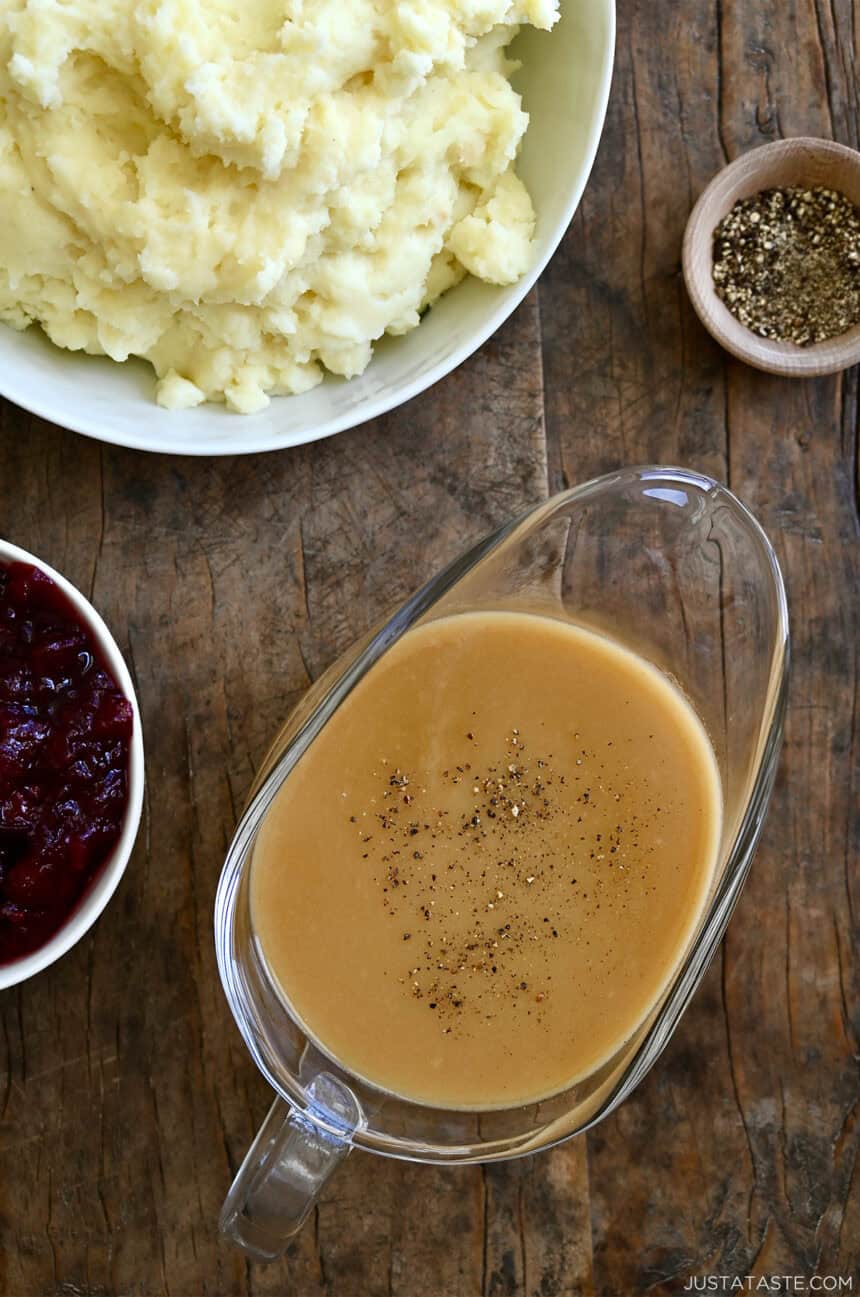 How to Make Gravy from Scratch (With or Without Drippings)
