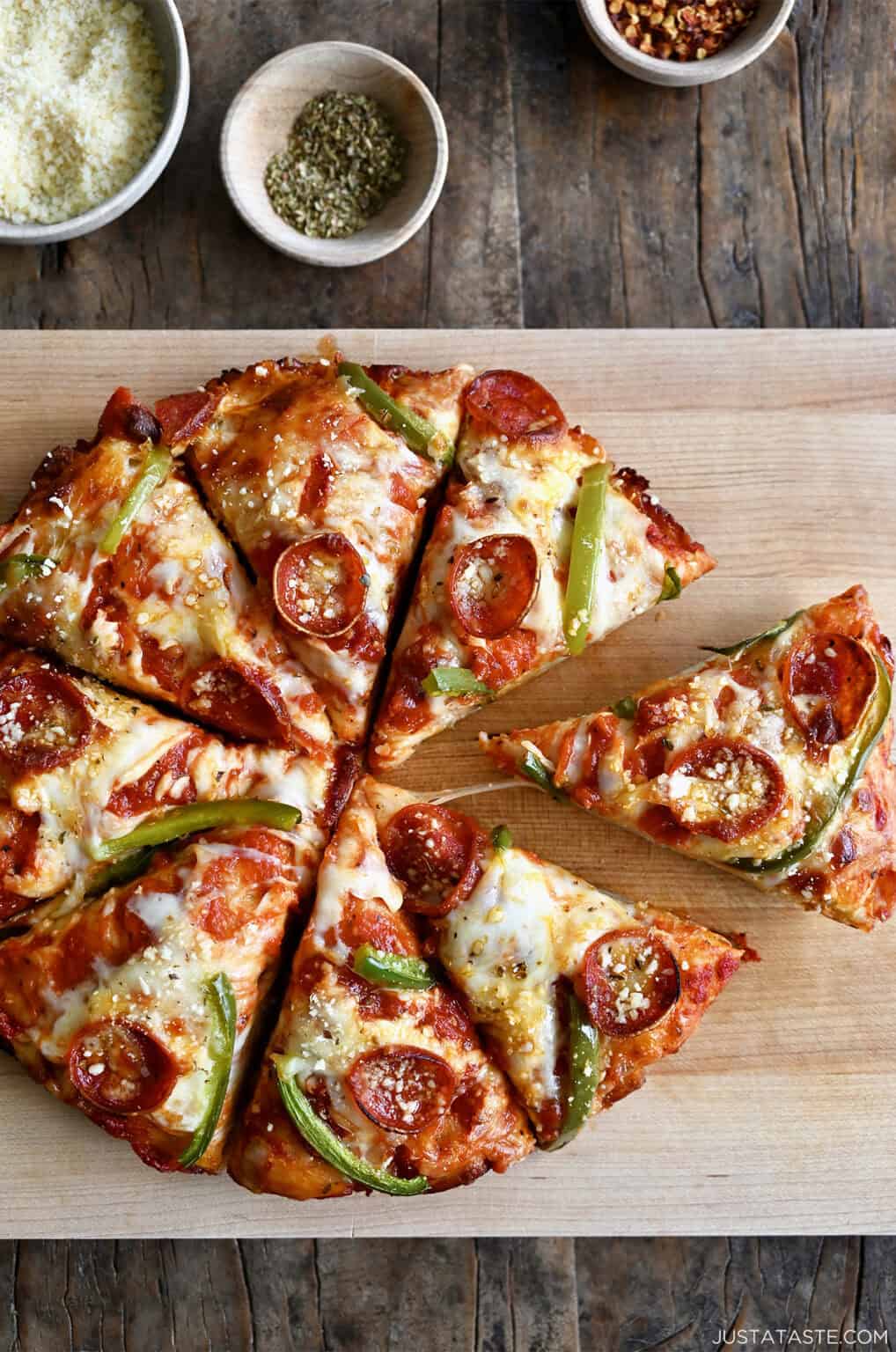 Easy Cast Iron Skillet Pizza Recipe