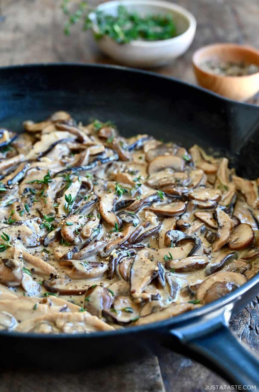 Creamy Mushroom Sauce (For Steak, Chicken or Pasta!)